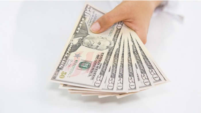 Should You Give Your Employees Bonuses?